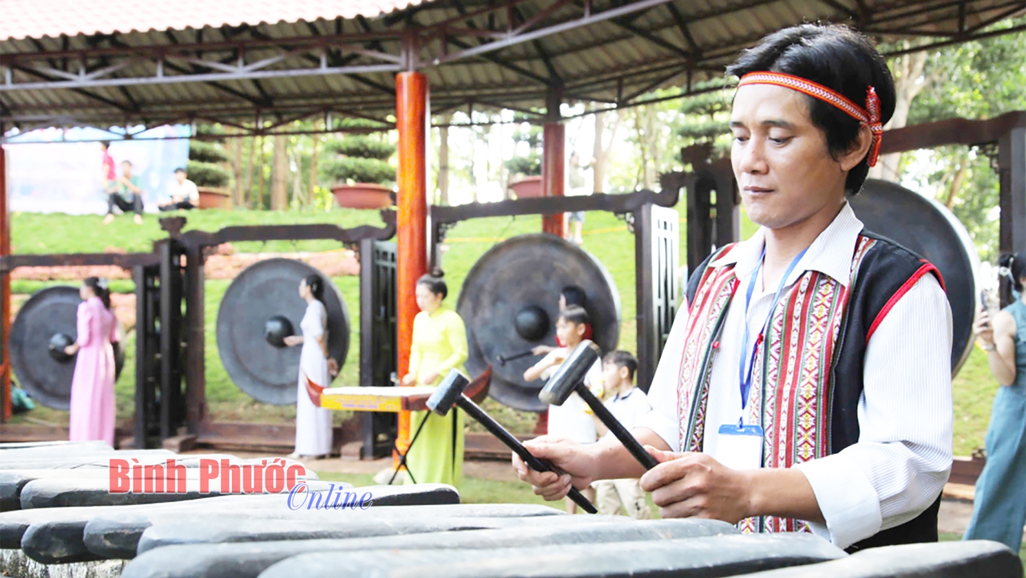 Bình Phước: Dấu ấn Bù Đăng qua lễ hội Bom Bo - Chuyên trang du lịch ...