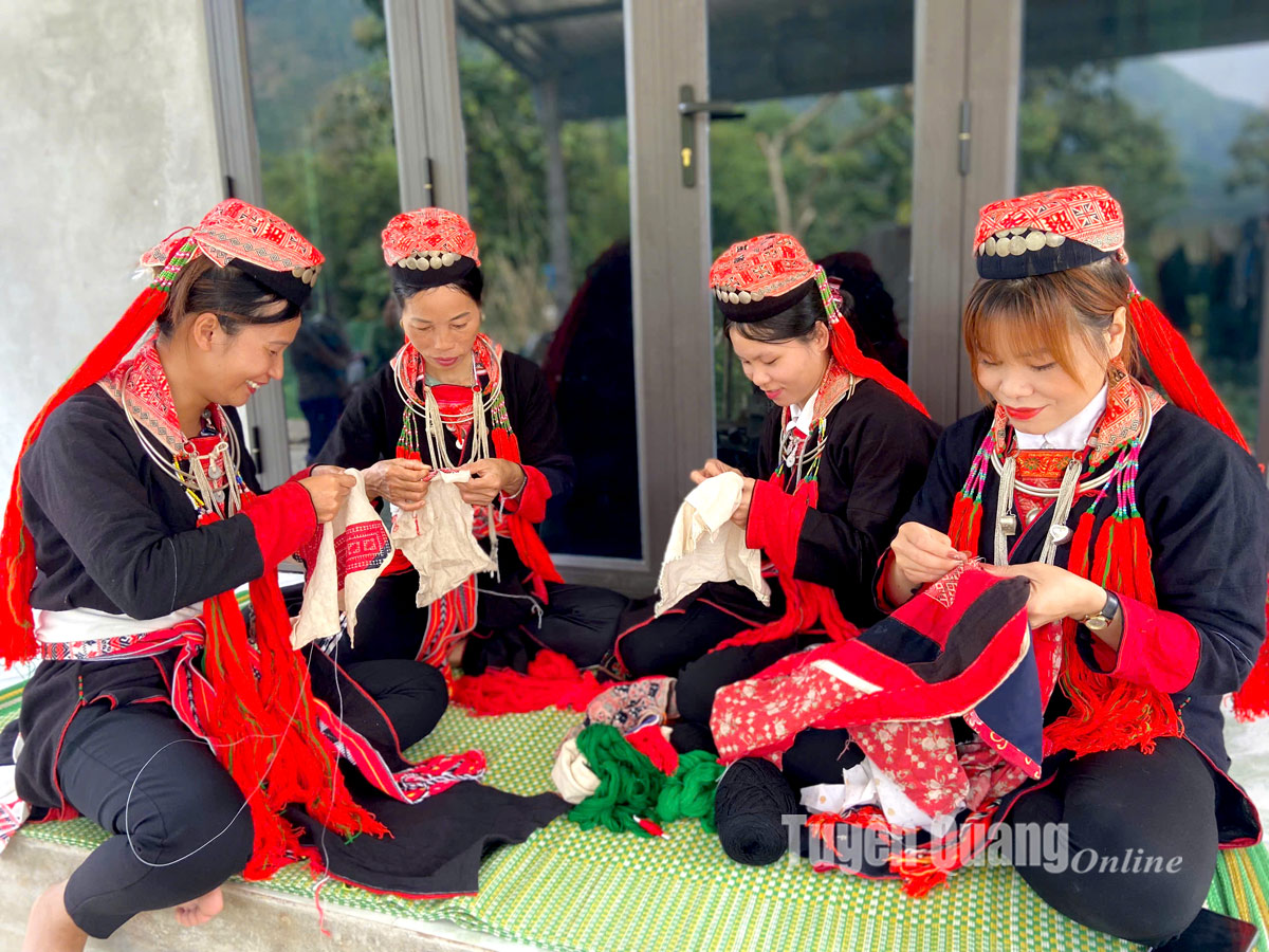 Tuyên Quang: Giữ gìn bản sắc dân tộc Dao thanh y - Chuyên trang du lịch vùng đồng bào dân tộc ...