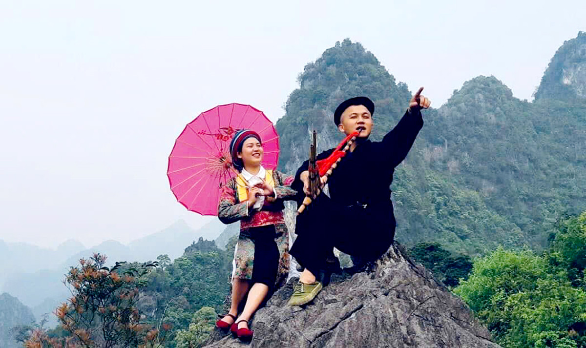 Mong ethnic man leads digital transformation of tourism in Dong Van (Ha ...